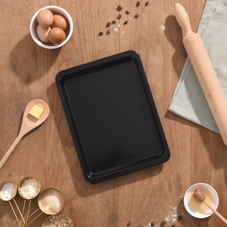 Enamel Baking Tray 31 x 23.5cm | ProCook