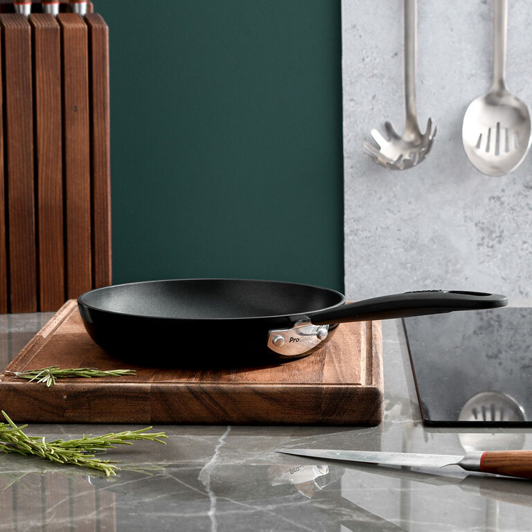 Gourmet Ceramic Non-Stick Frying Pan | ProCook