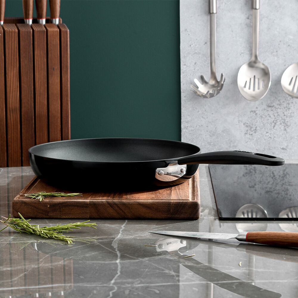 Gourmet Ceramic Non-Stick Frying Pan | ProCook
